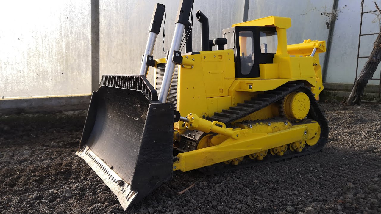 3D printed dozer CAT D10 - YouTube
