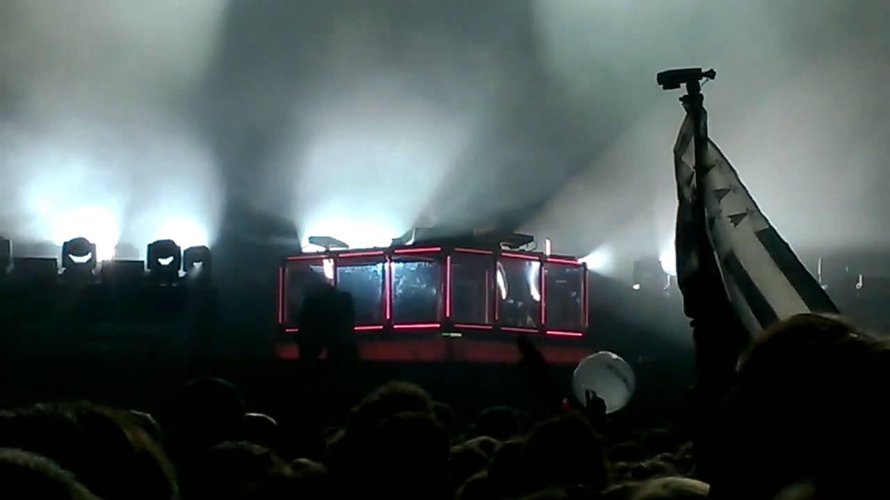 Flume Concert Live Main Square 2016 - YouTube