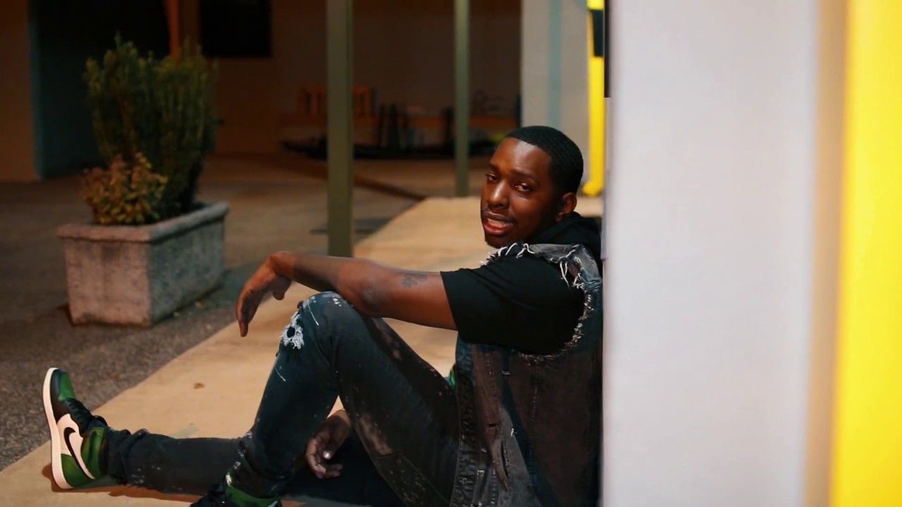 Jay5 - Siri (Official Video) - YouTube