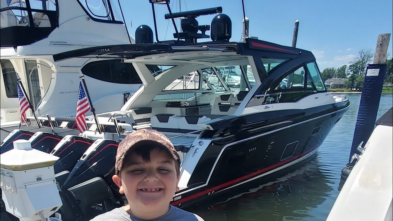 Welcome aboard the 2021 FORMULA 430 SSC 4 450R Mercury out boards 1800 ...