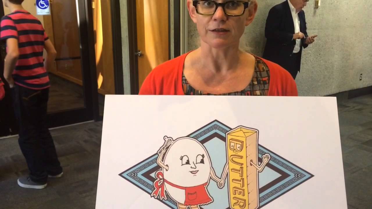 Magpies owner Peggy Hambright on her roof sign - YouTube