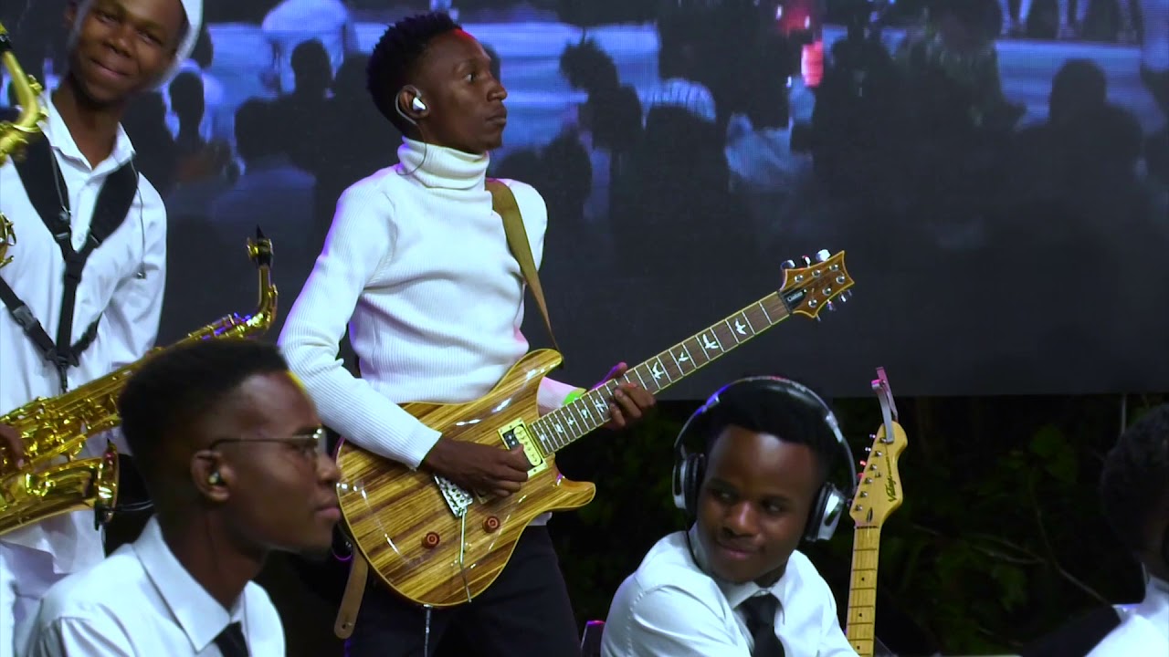 Ndinokutungamirira - Zimpraise Season 12 (Back to God) - YouTube