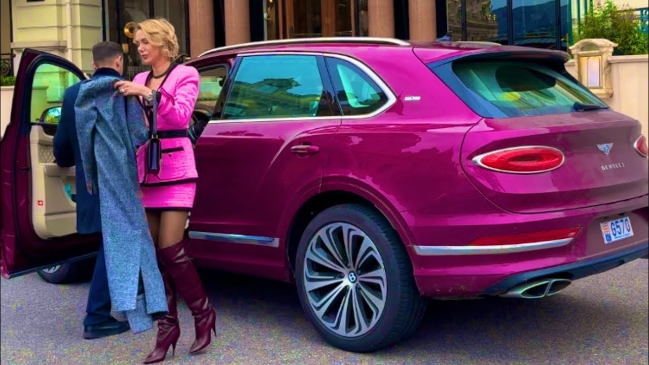 BEAUTIFUL ELEGANCE LADY DRIVING BENTLEY BENTAYGA MONACO LUXURIOUS WAY ...