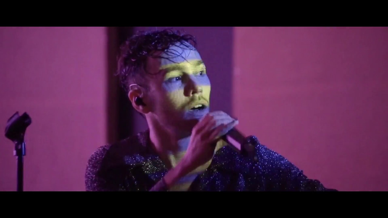 MAX - Meteor Tour (Episode 4) - YouTube