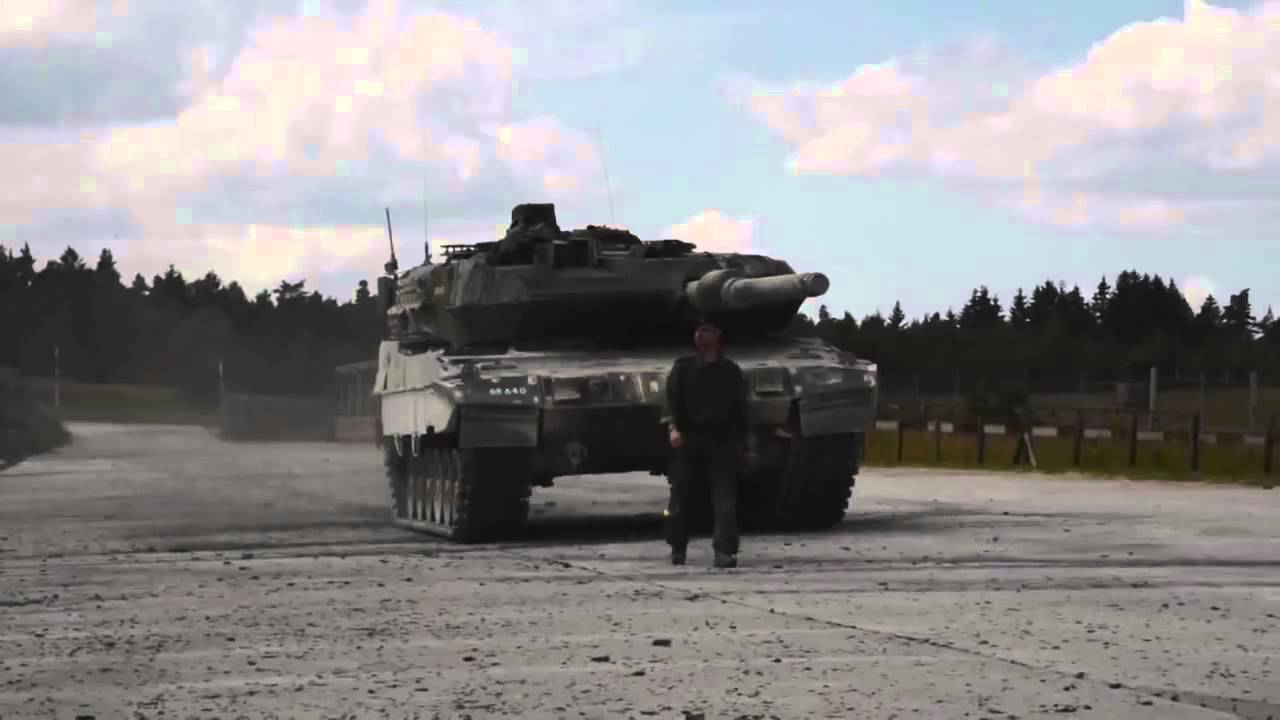 The Powerful German Leopard 2 Tank in Action Danish Royal Army - YouTube