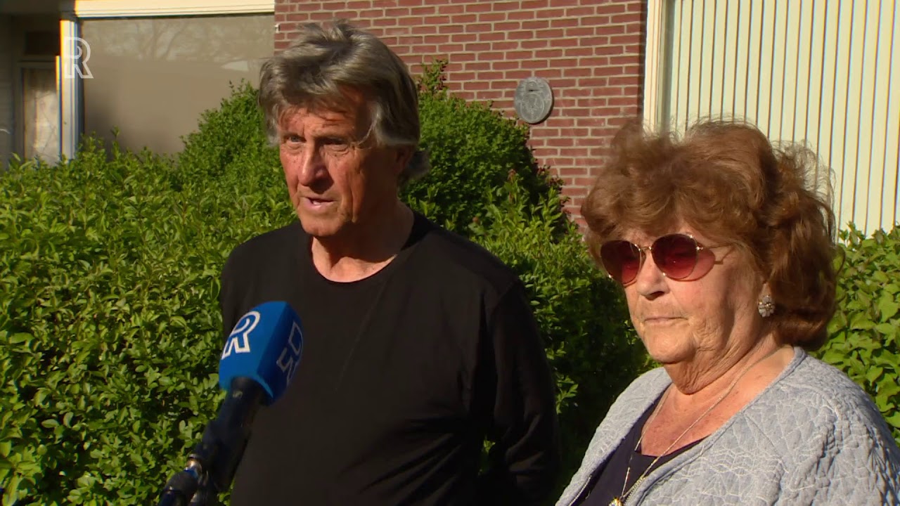 Jan en Sjaan vertellen over de dood van hun buurvrouw Elly - YouTube