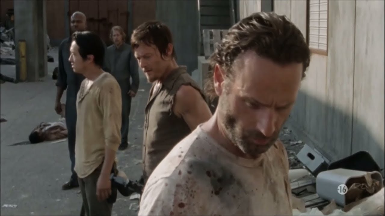 The Walking Dead - Rick apprend pour la mort de lori (VF) - YouTube