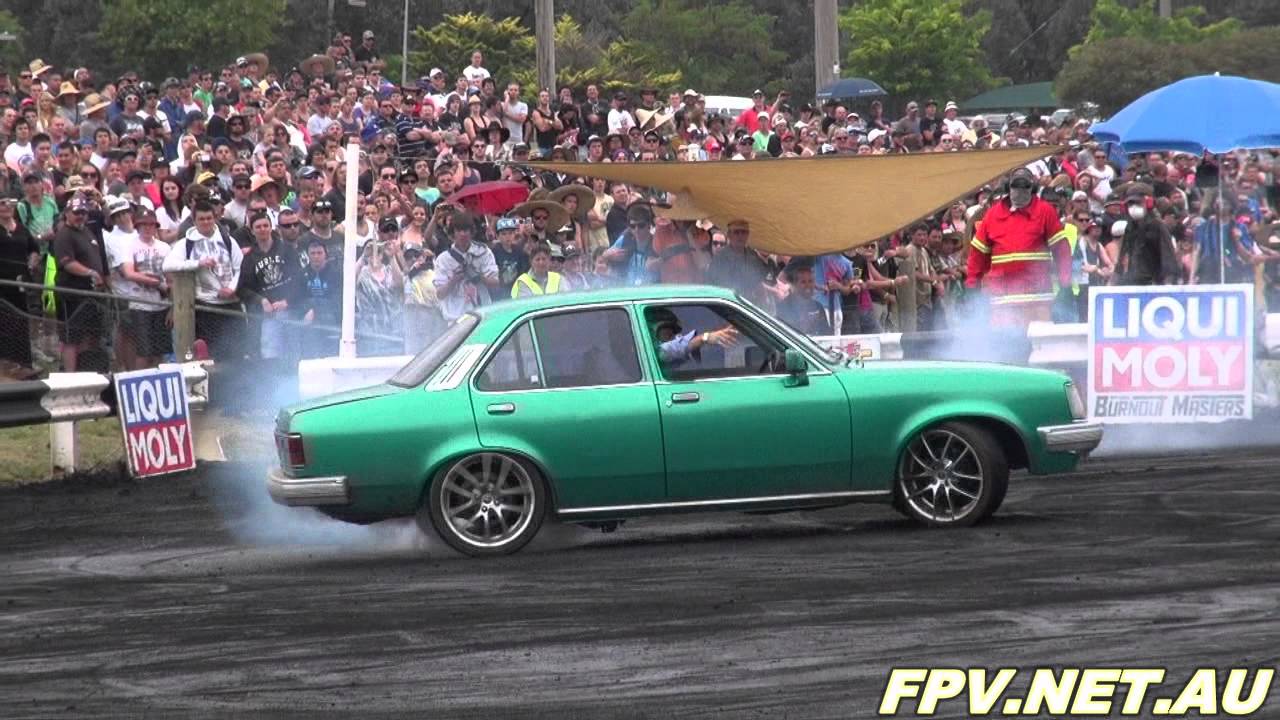 4 CYLINDER CLASS WINNER - HOLDEN GEMINI ( RU18? ) BURNOUT AT SUMMERNATS ...