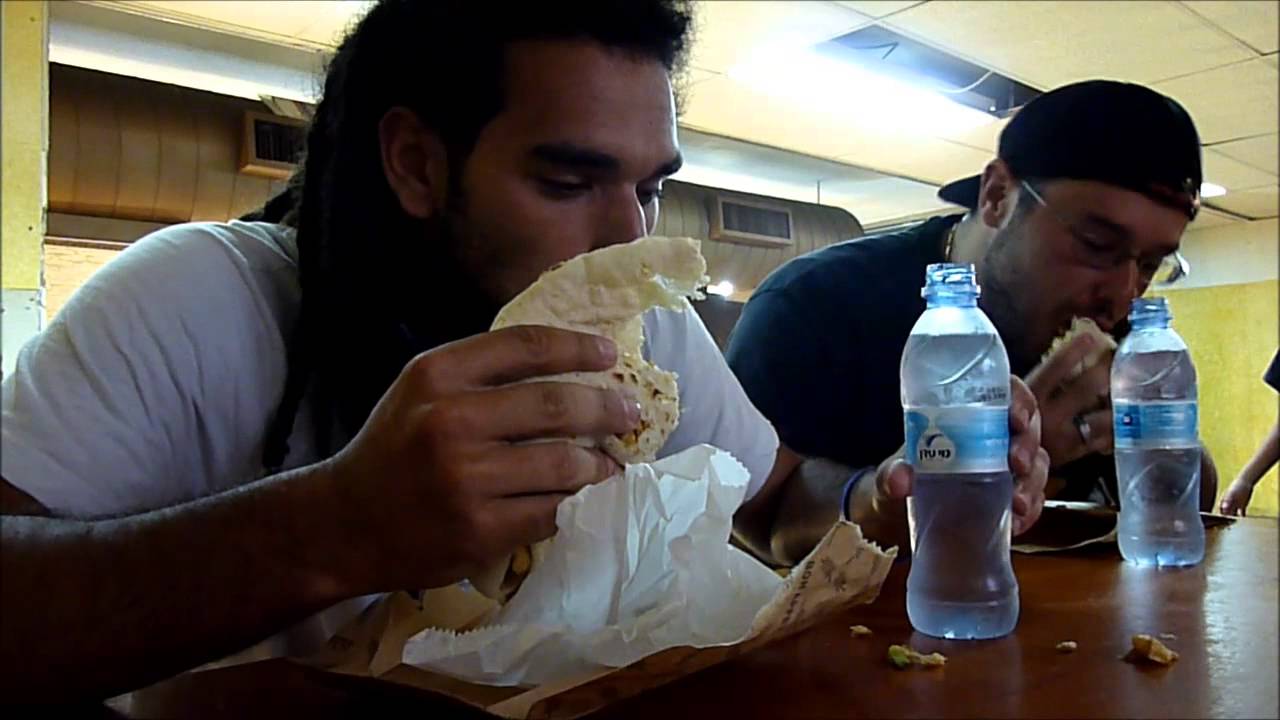 Shawarma in Lafa Challenge - YouTube