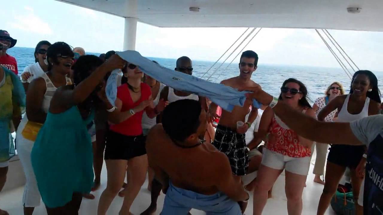 Salsa Party Boat "Dominican Republic" - YouTube