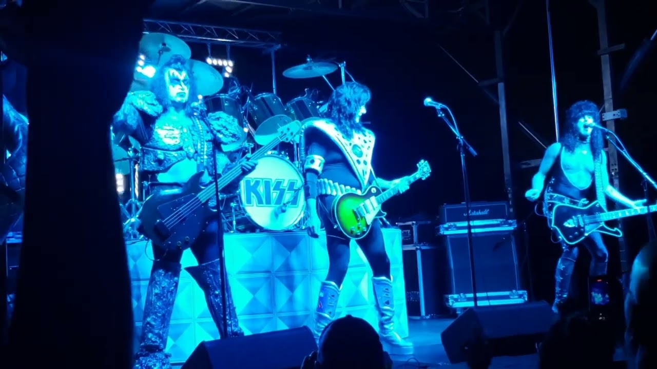 Mr.Speed Rock and Roll all night Wicker park Highland In - YouTube