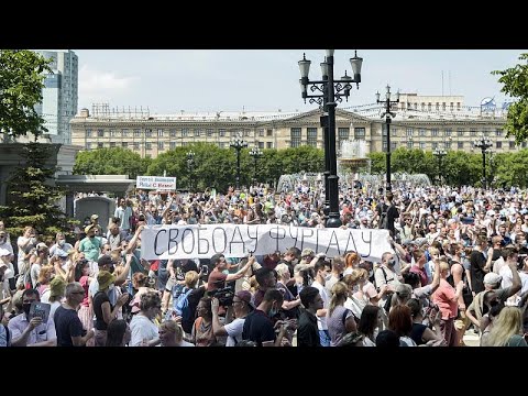 Rusya'nın uzak doğu şehri Habarovsk'ta binlerce kişi Kremlin'i protesto etti