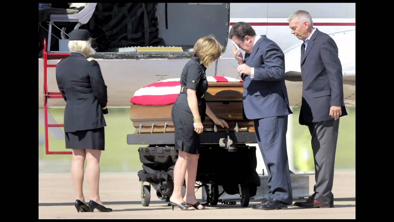 Spc. Christopher D. Horton comes home - YouTube