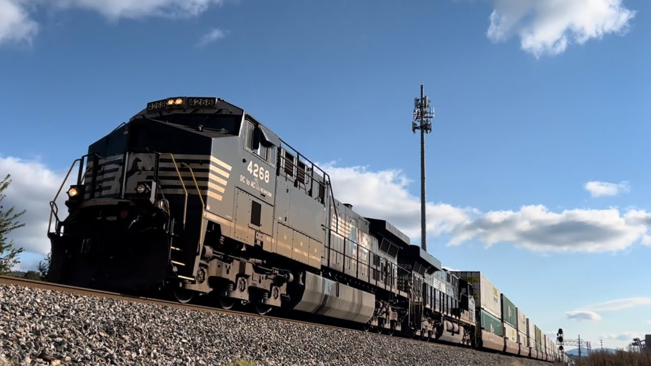NS AC44C6M 4268 Leads Intermodal 289 on 10/8/22 - YouTube