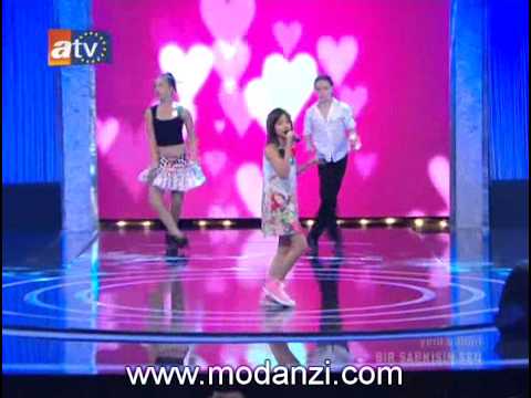 Bir Şarkısın Sen 14.07.2012 | Seray VURAL - Tuttu Fırlattı Kalbimi | www.modanzi.com.tr