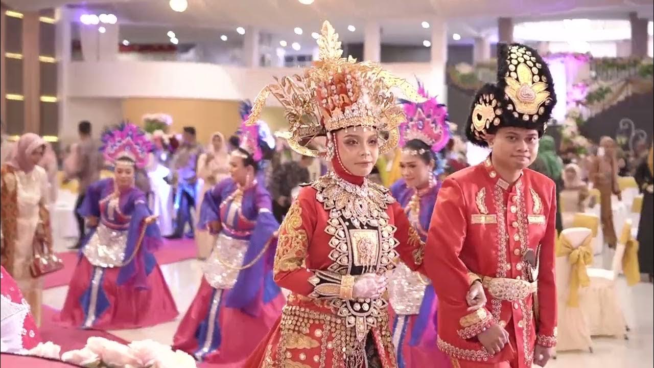 Pernikahan Nafilaturif'ah & Moch. Irham Poluwa. Adat Gorontalo. - YouTube