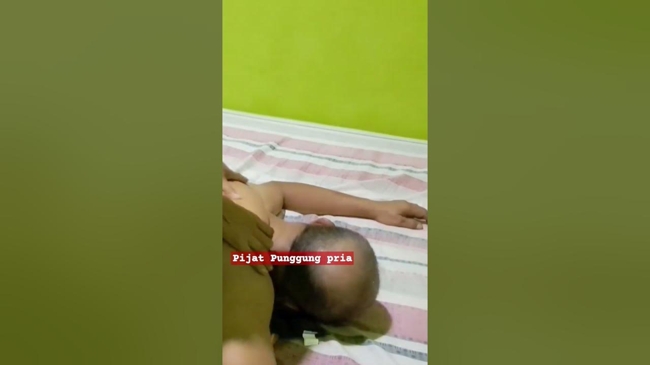 pijat mbah maryono//pijat Punggung 📌 #shots - YouTube