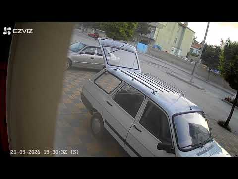 Develi' de minibüs kaza yaptı