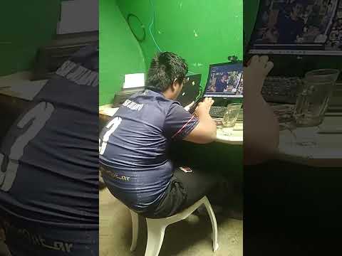 mi hermano bailando sensualmente