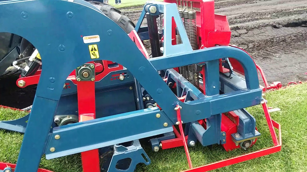 Brouwer 4000 Automatic Turf Harvester - YouTube