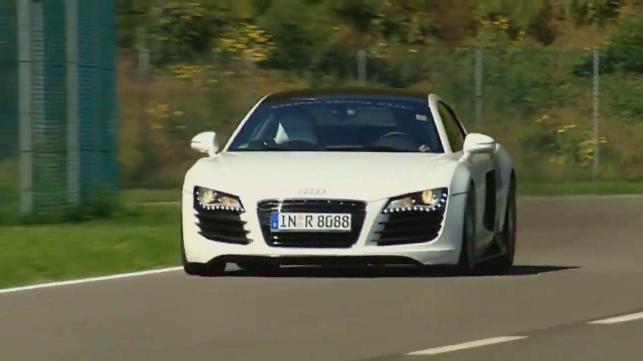 AUDI R8 in a drifting race good sound - YouTube