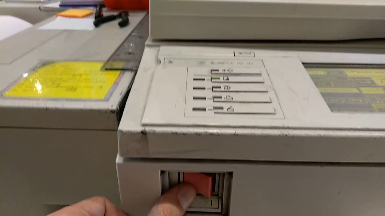 How to turn off a photocopier - YouTube