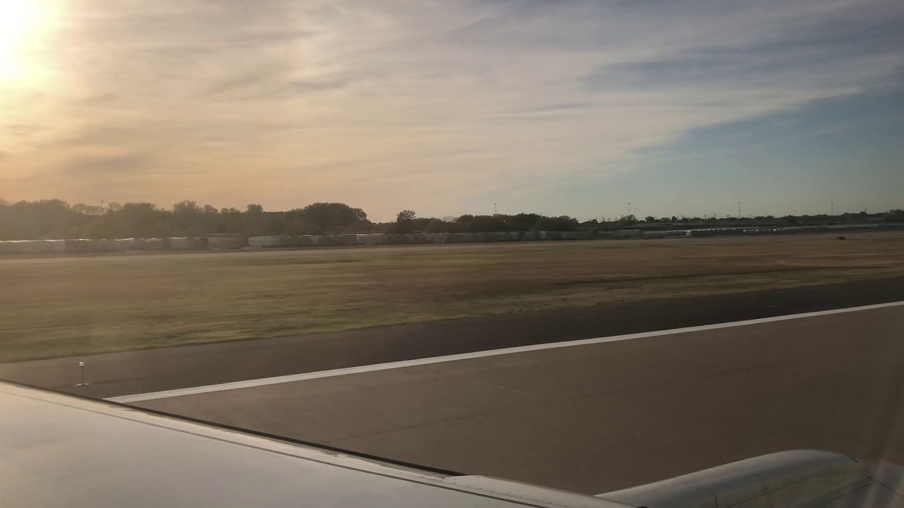 Takeoff Louisville Standiford Field Int’l Airport SDF - American ...