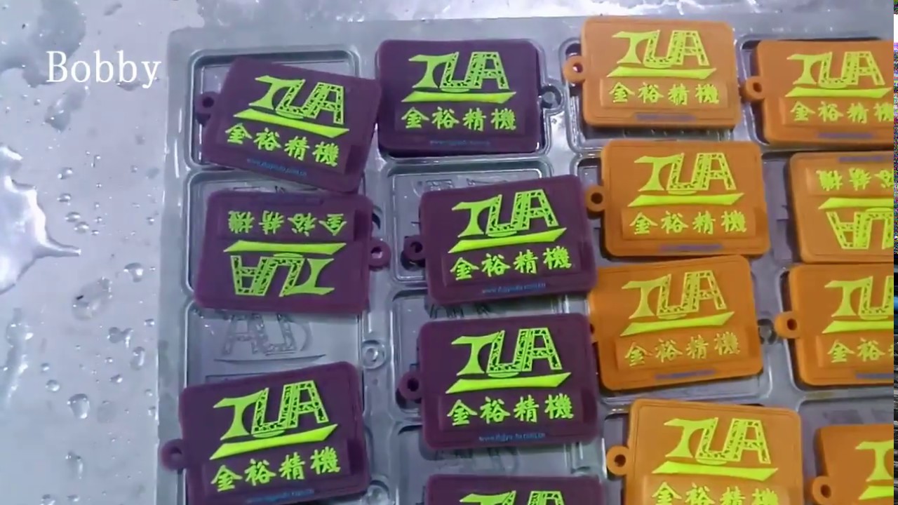 8, 12 color pvc keychain making machine, pvc dispensing machine720p ...