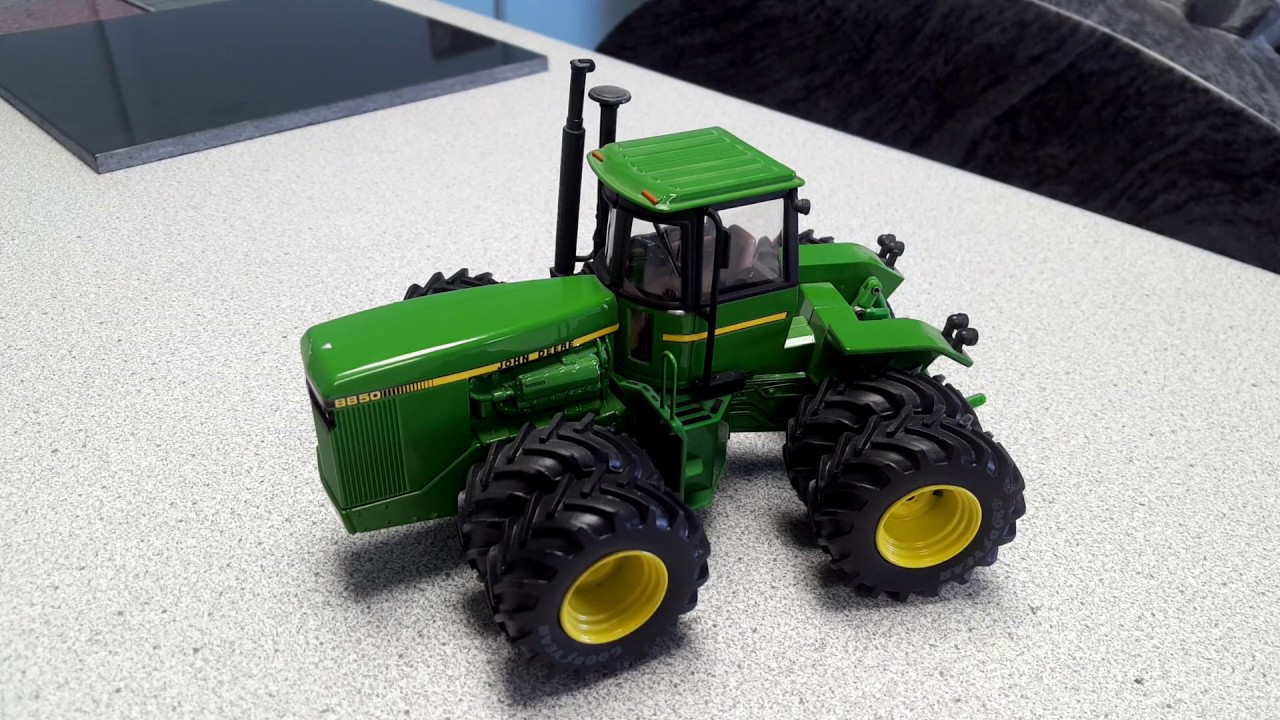 A look at the 1/32 John Deere 8850 4wd from ertl - YouTube
