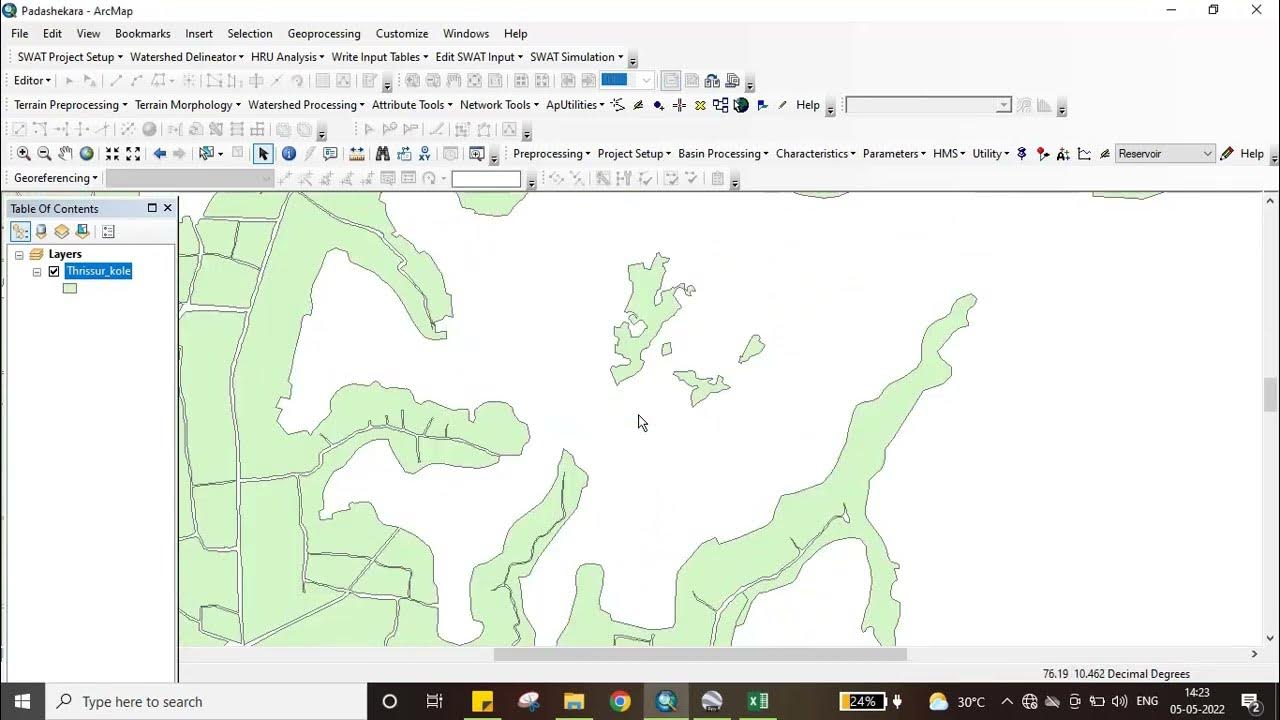 How to Cut/Split polygons in ArcGIS - YouTube