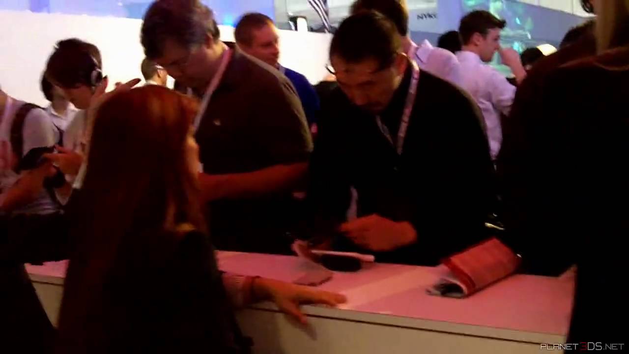 E3 2010 Nintendo 3DS Demo Units - YouTube