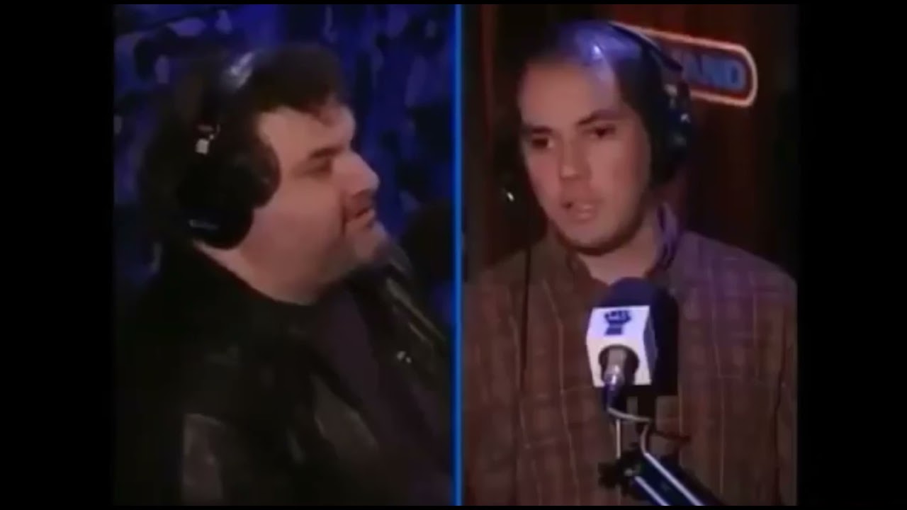 Artie destroys High Pitch Mike with one line - YouTube