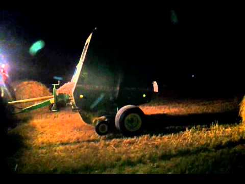 newholland 8340 avec John Deere 590 - YouTube