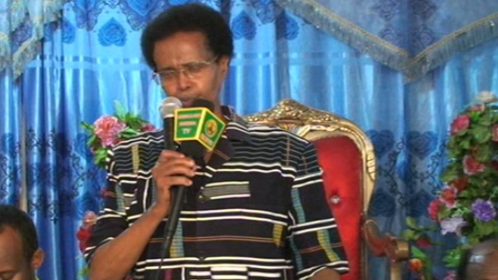 Gudida dhismaha jidka wadada cad ee salaxley oo kulan isxog waraysi ah ...