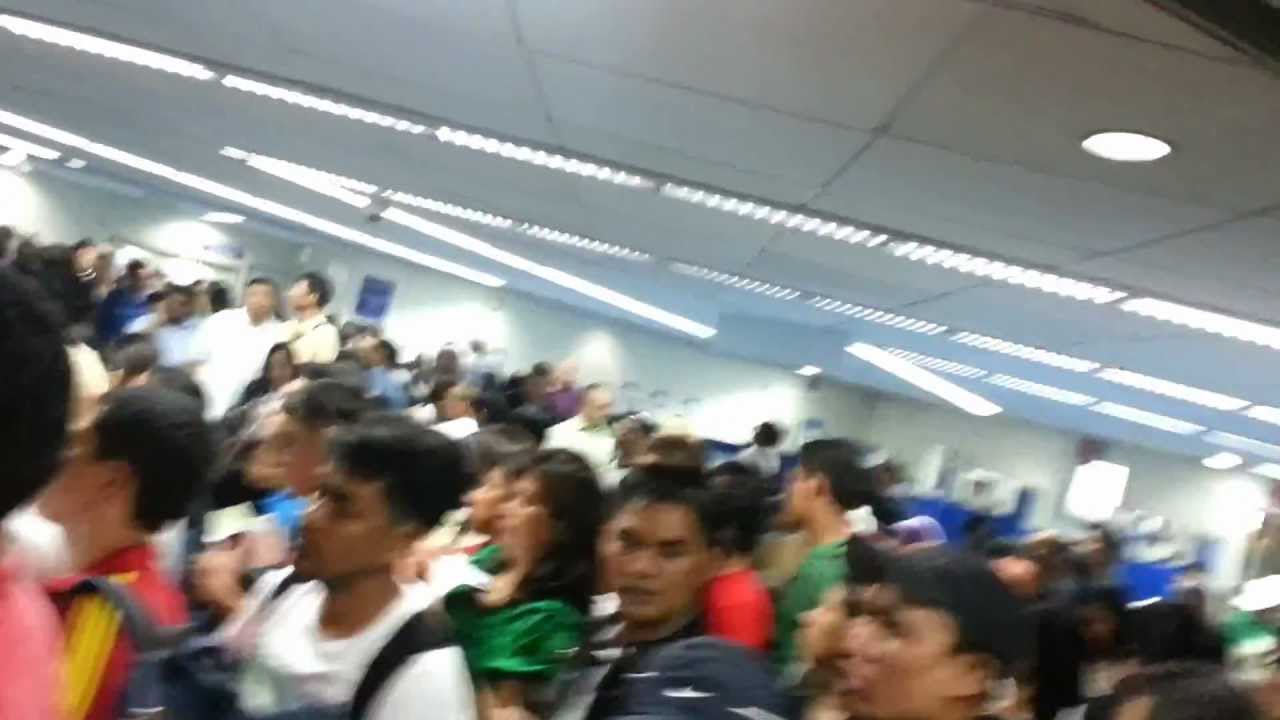 NAIA Immigration Counter - Very Crowded - YouTube
