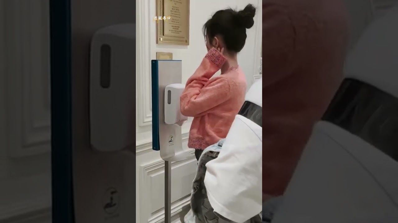 221002 #鞠婧祎 #JuJingyi — off work from filming #粉墨江湖 ©追风巷口丨鞠婧祎 - YouTube