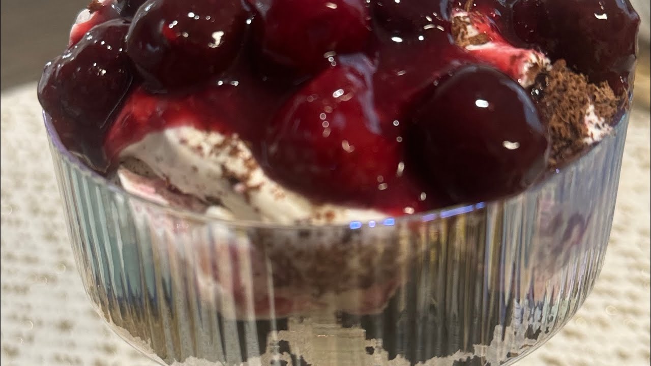 Dessert ya ice cream na berries - YouTube