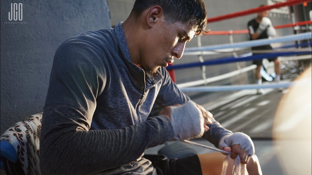 Boxing: Hector “El Cloro” Lopez Pro Debut Training Session - YouTube