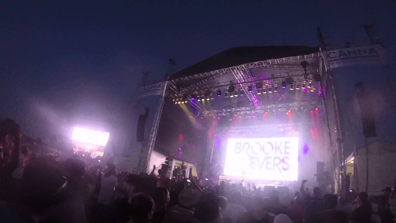 DJ Brooke Evers - Summernats 29 (2016) - YouTube