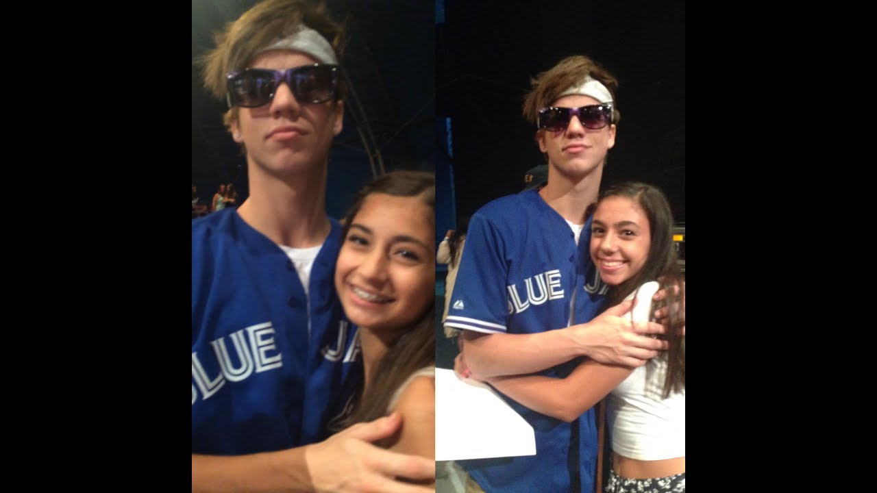 TAYLOR CANIFF HUGGED US?! II Meeting Taylor Caniff, Aaron Carpenter ...