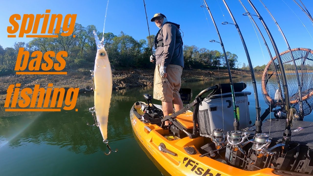 SPRING TIME BASS FISHING THEY’RE ON BEDS - YouTube
