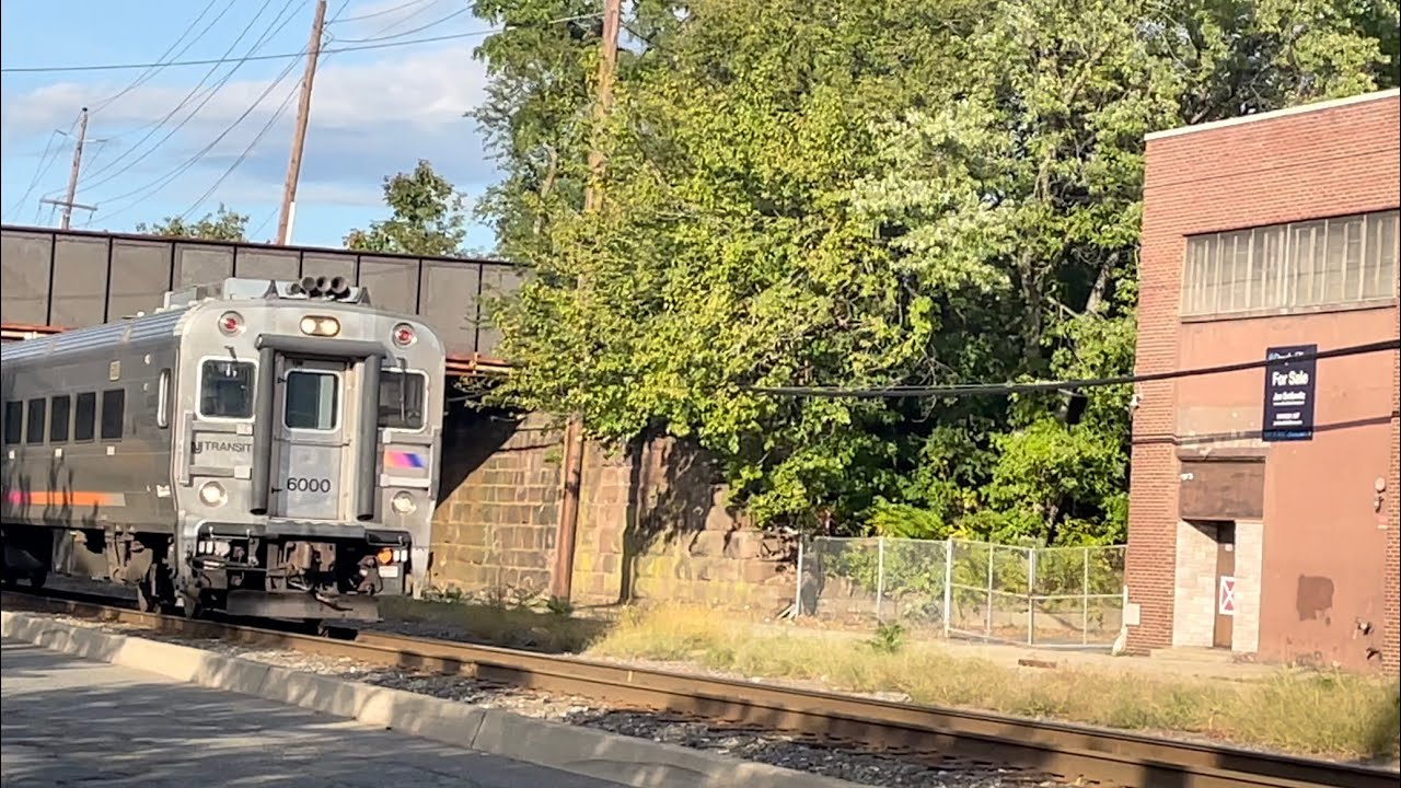 NJT 6000 Alstom Comet V Cab Car with Unrestricted K5LA Airhorn - YouTube
