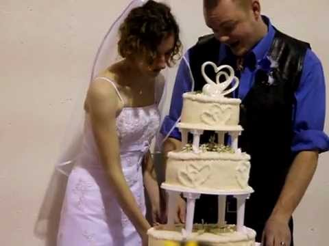 Wedding Cake Falling - YouTube