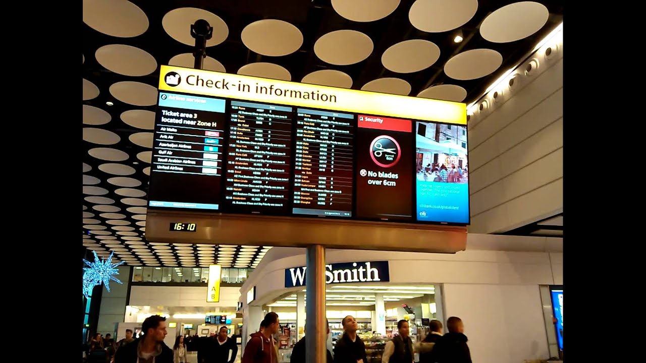 Digital Check-in Information Panel, London Heathrow Airport Terminal 4 ...