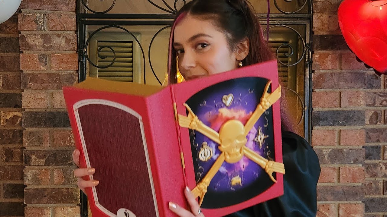 Descendants 4 Doll Unboxing - Sorcerer's Cookbook Pt. 1 - YouTube