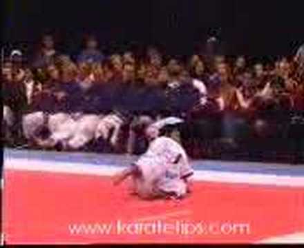 Shotokan Unsu Akio Tamashiro Peru - YouTube