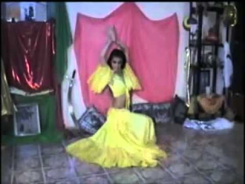 Kız çok güzel dans ediyor:)