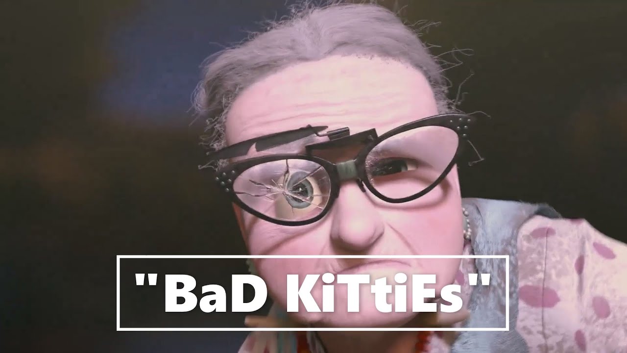 Granny from Madagascar 2 being iconic for over 4 minutes - YouTube