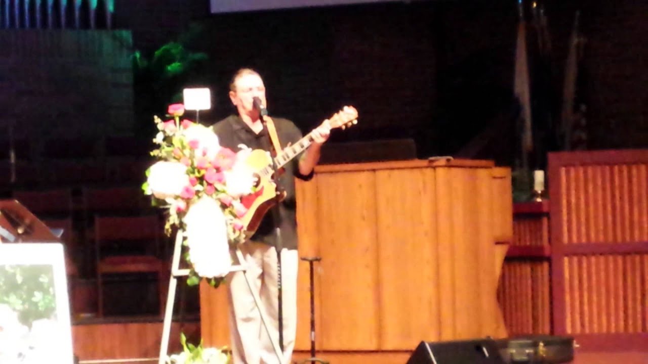 Pastor Michael T. singing at Jerry Graham's funera - YouTube