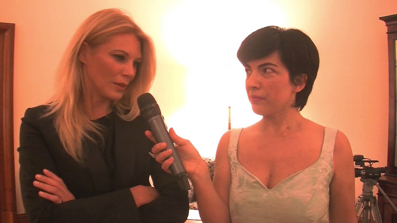 Debora Cattoni intervista Eleonora Daniele - YouTube